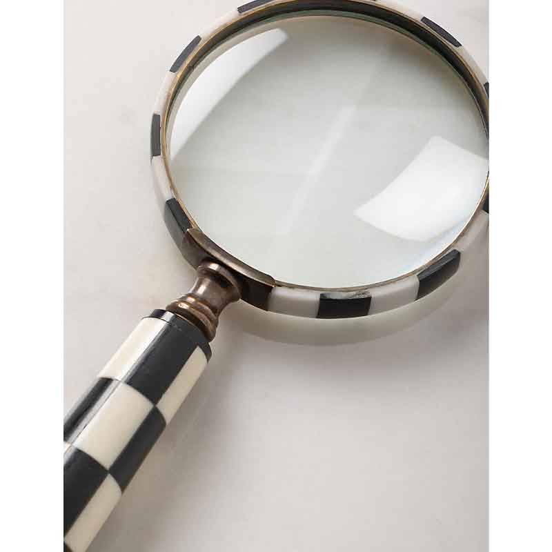 Loupe Damier Noir et Blanc résine 22x9cm - Jardiland