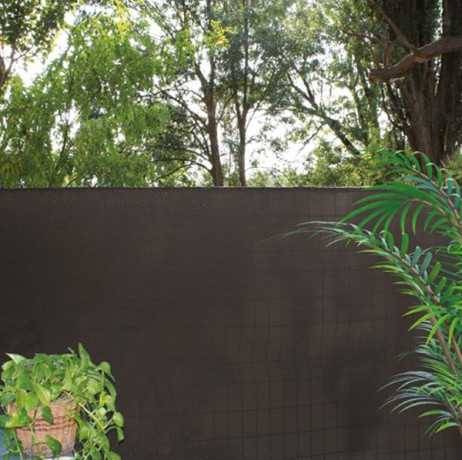 Brise vue 180 g/m² - H 1,50 mètres, Long 25 m, Couleur Vert - Jardiland