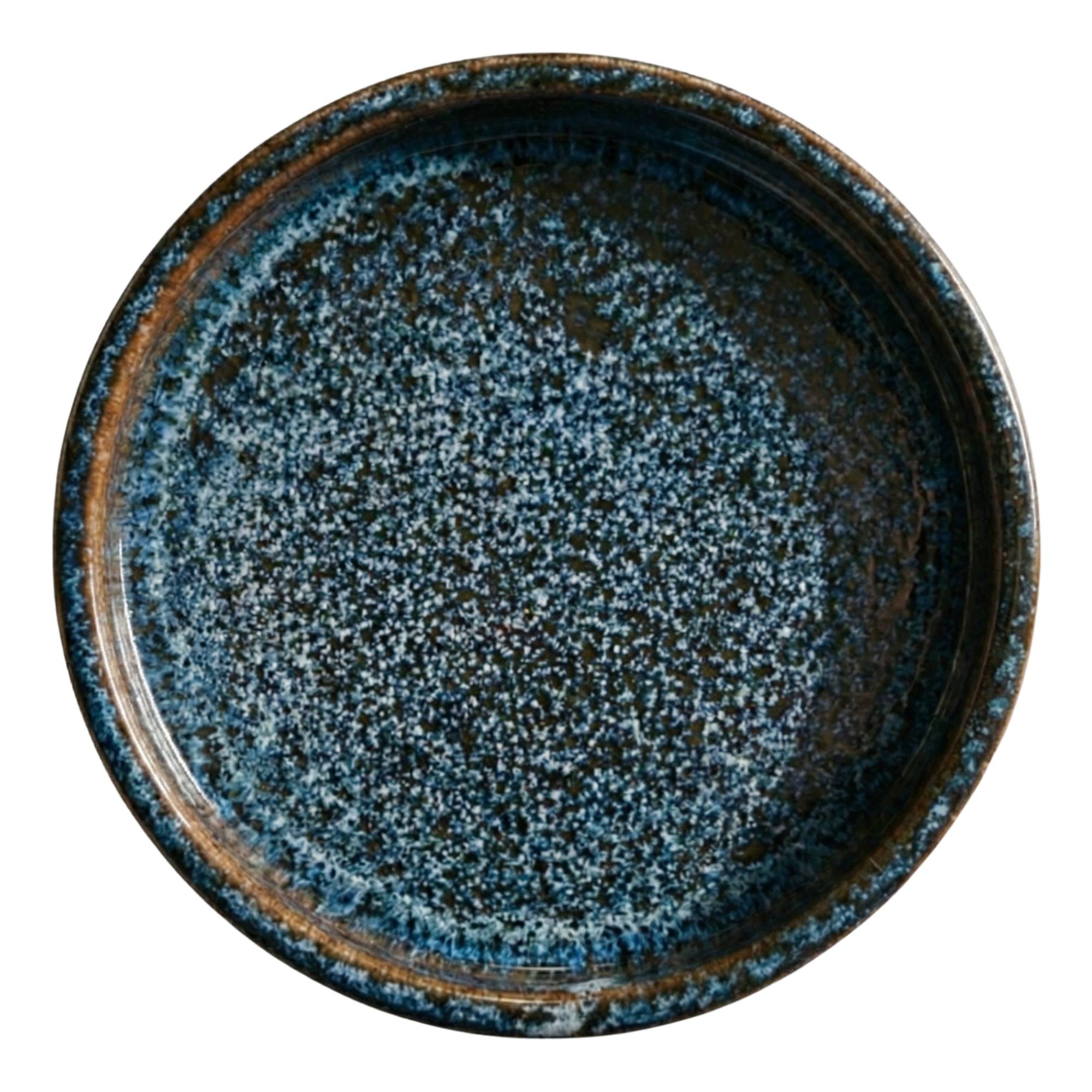 Soucoupe 34cm bleu abysse faite à la main en terre cuite émaillée ...